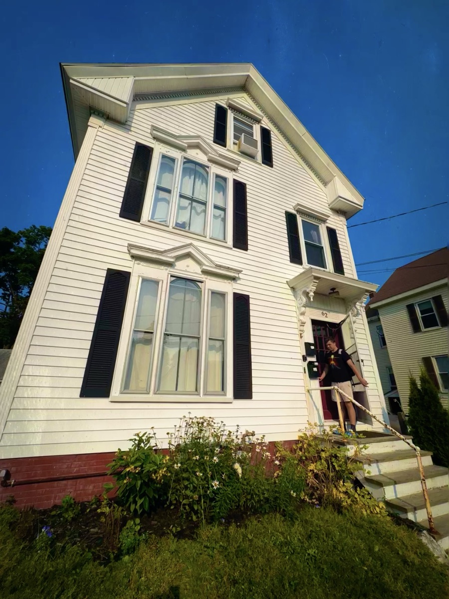Oh Honestly, Erin » Sunday in Maine: Surviving the AirBnB and Holy Donuts